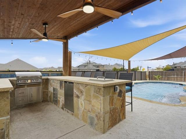 4002 Grove Valley Rd, Midlothian, TX 76065