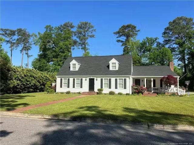 4002 KINGS CROSS RD, LUMBERTON, NC 28360 Single Family Residen.