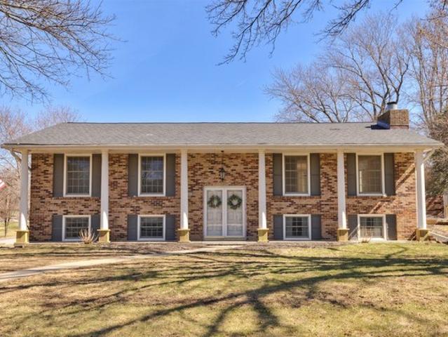 4003 SW 30th St, Des Moines, IA 50321