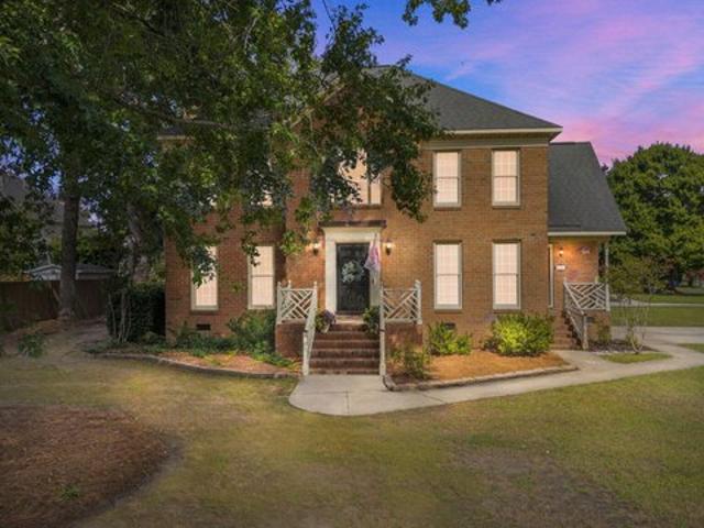 4003 Treetops Cir, Winterville, NC 28590