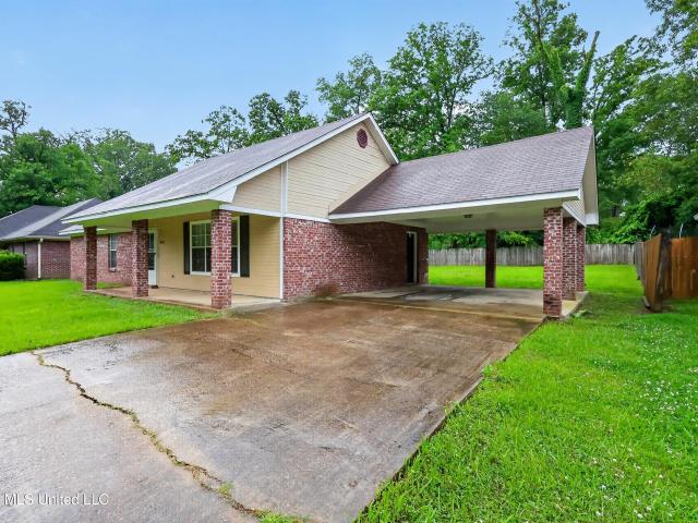 4003 W Lake Road