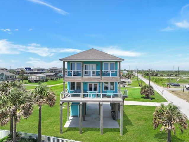 4003 11 Mile Rd, Galveston, TX 77554