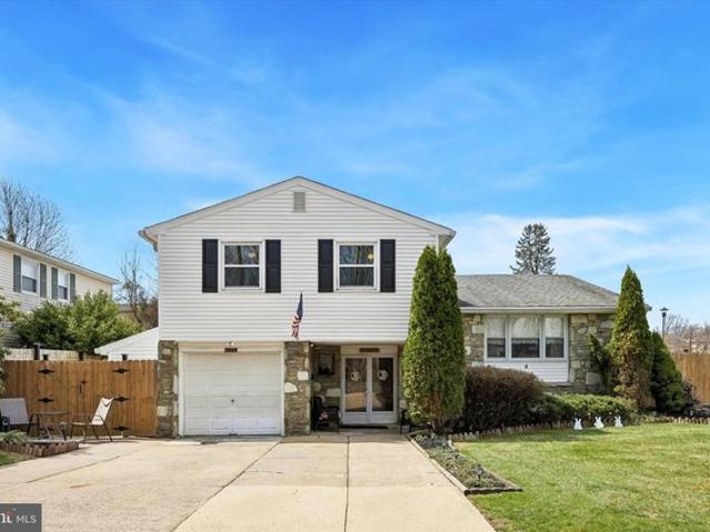 400 00 Woodhaven Rd, Philadelphia, PA 19116