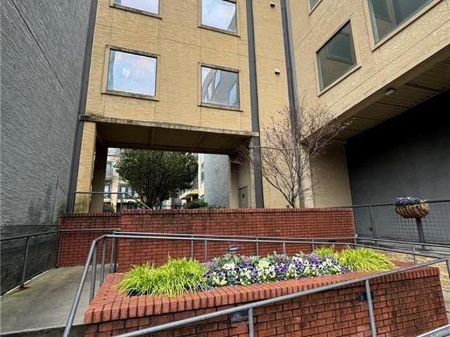 400 17th NW 2205
