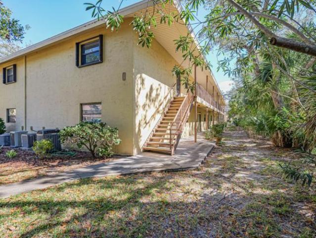 400 18th St #O5, Vero Beach, FL 32960