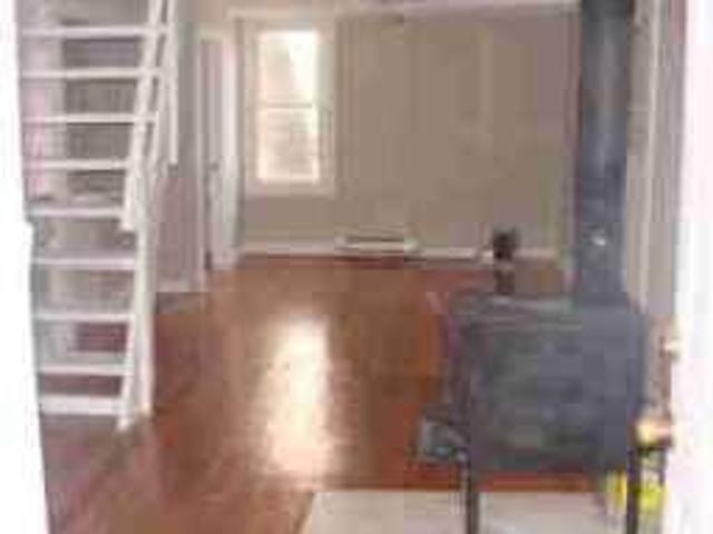 $400 / 1br Cute Loft Home South of Bellevue 3 miles south of Offutt