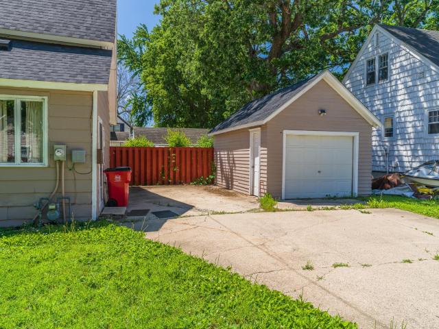 400 2nd Street SE