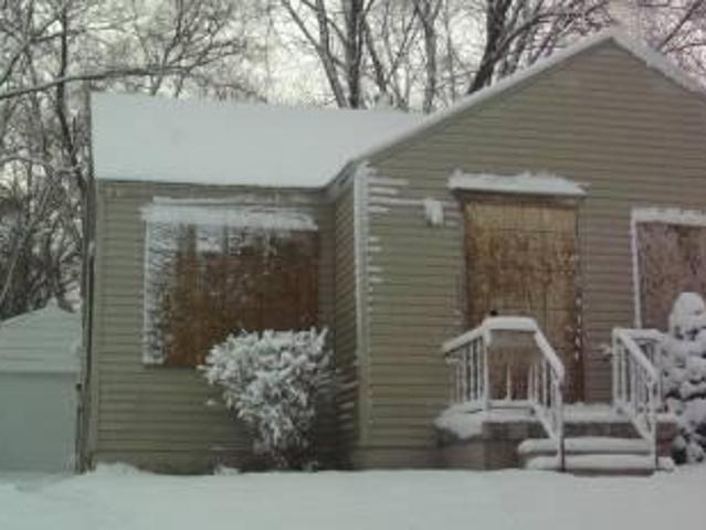 $400 / 2br 2 bed 1 bath on Gibson Flint