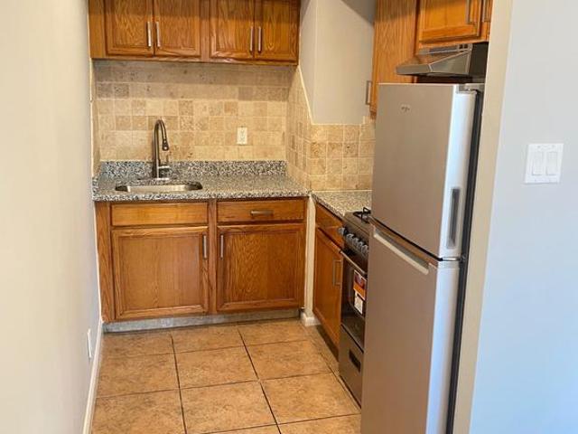 400 418 W Walnut Lane # 416 3
