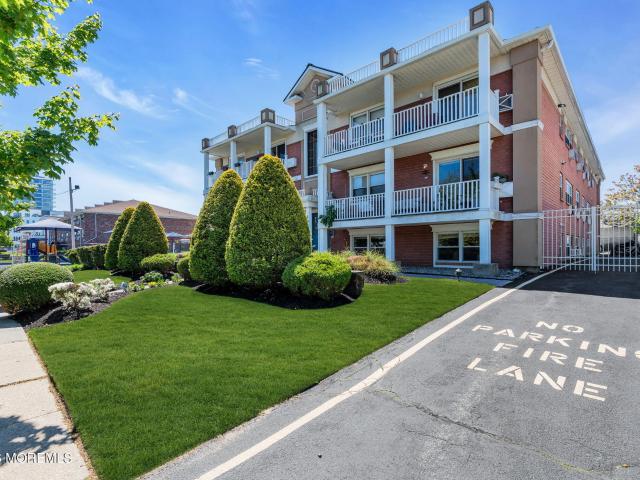 400 4th Avenue Unit 205