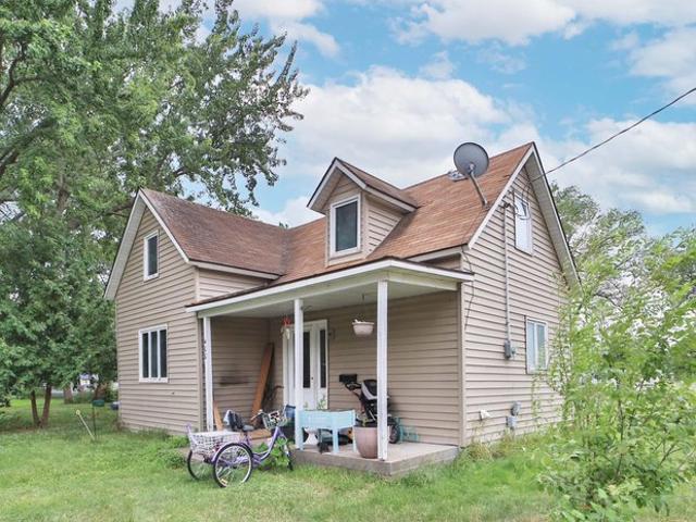 400 5th St SW, Little Falls, MN 56345
