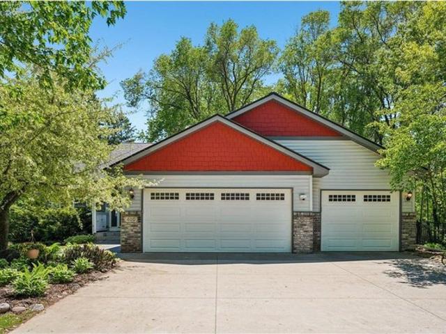 400 Coyote Trl, Circle Pines, MN 55014
