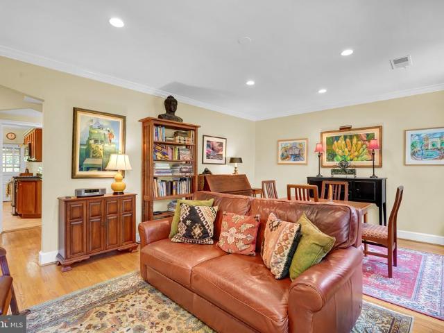 400 Commonwealth Avenue # 304
