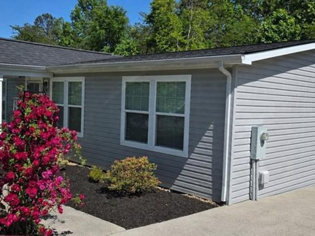 400 Contentment Ln, Knoxville, TN 37920