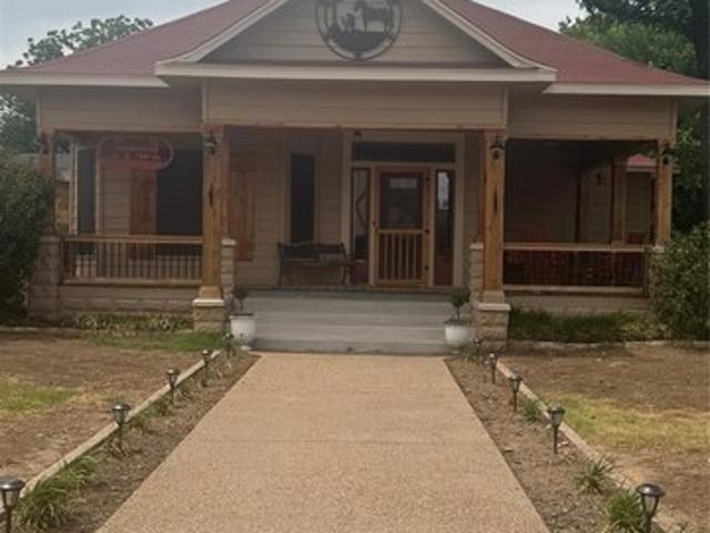 400 Cain St, Quanah, TX 79252