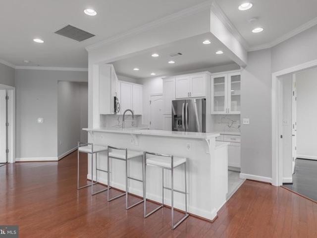 400 Cameron Station Blvd Apt 202, Alexandria, VA 22304