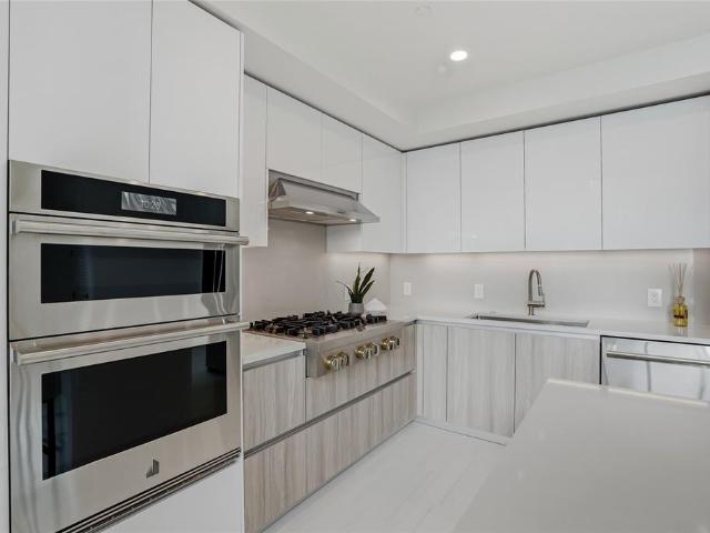 400 Central Ave, Unit 306, St. Petersburg, FL 33701 | MLS #TB8488