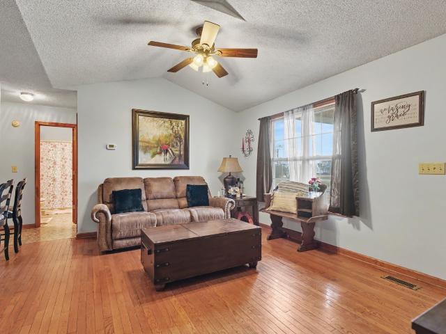 400 Cessna Cir
