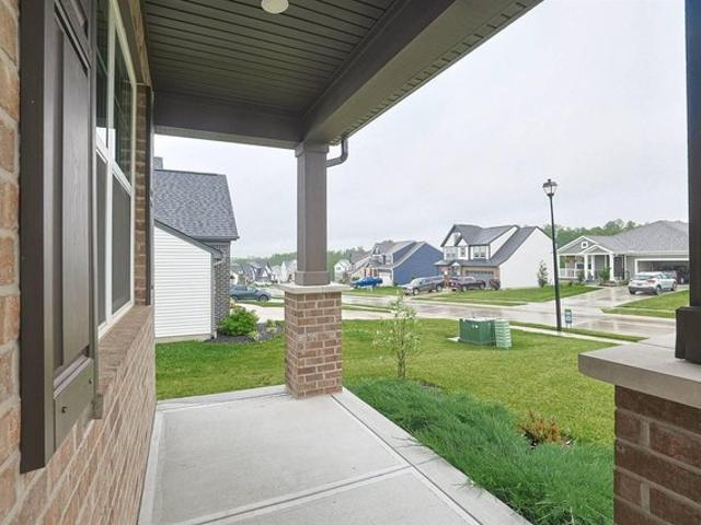 400 Champagne Ln, Walton, KY 41094