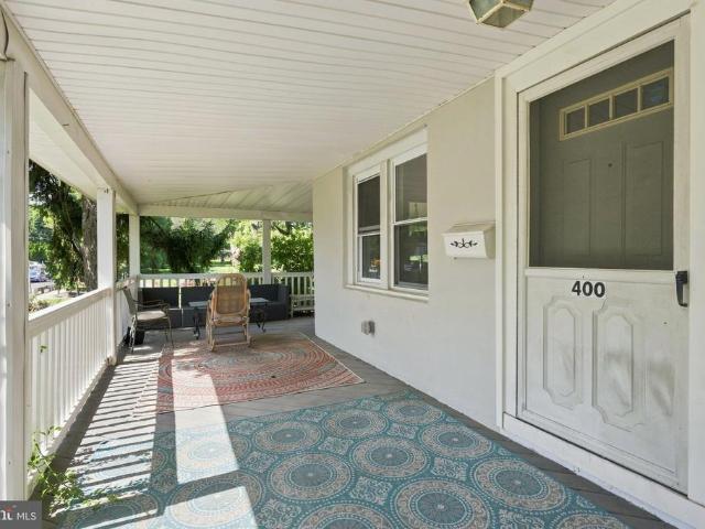 400 Chapel Avenue W