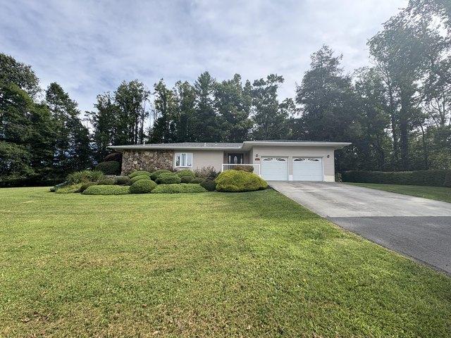 400 Clarissa Dr, Summersville, WV 26651