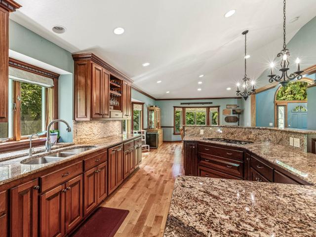 400 Creek Side Drive SE