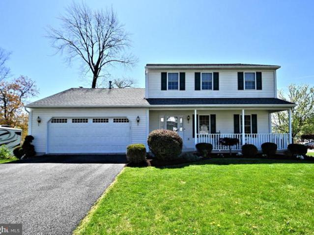 400 Antietam Dr, Douglassville, PA 19518