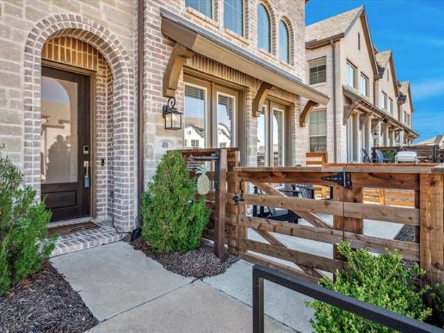 400 Blue Creek Cove