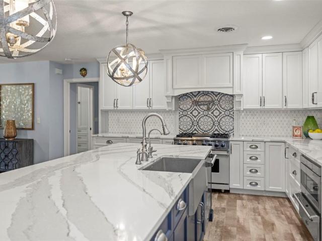 400 Broadway, Dunedin, FL 34698 | MLS #TB8467 | Compass