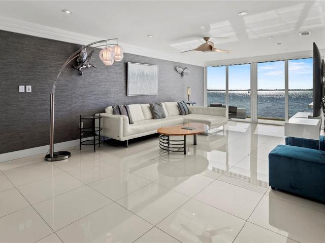 400 Golden Gate Point, Unit 11, Sarasota, FL 34236 | MLS #A4671