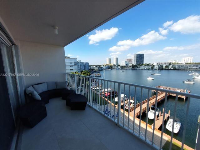 400 Golden Isles Dr Unit 47, Hallandale Beach, US, FL