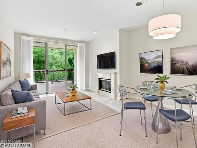 400 Deer Valley Rd Apt 4H, San Rafael, CA 94903