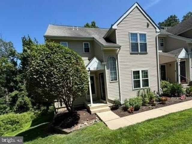 400 Derry Dr Unit 400, Aston, PA 19014