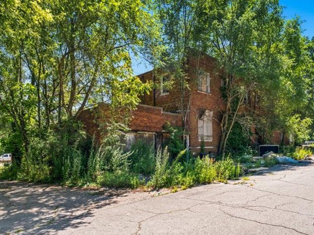 400 E 41st Ave, Gary, IN 46409