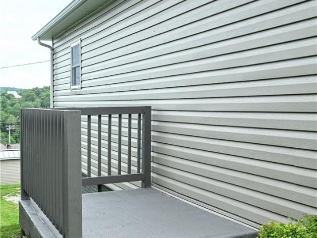 400 E 4th Ave