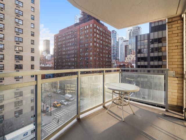 400 E 56th Street 6B