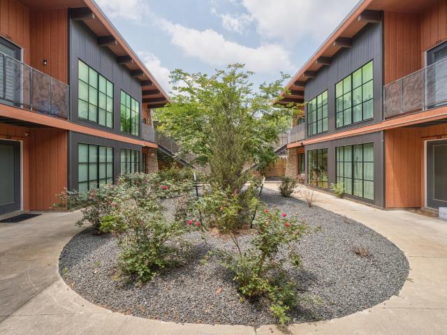 400 E 30th St, Unit 200, Austin, TX 78705 | MLS #6958 | Compass