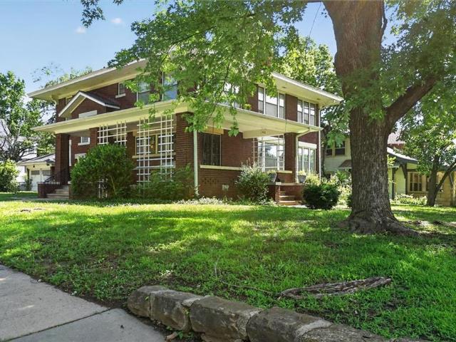 400 E Locust Street