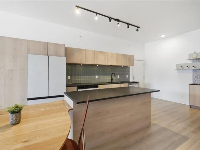 400 E Locust Street
