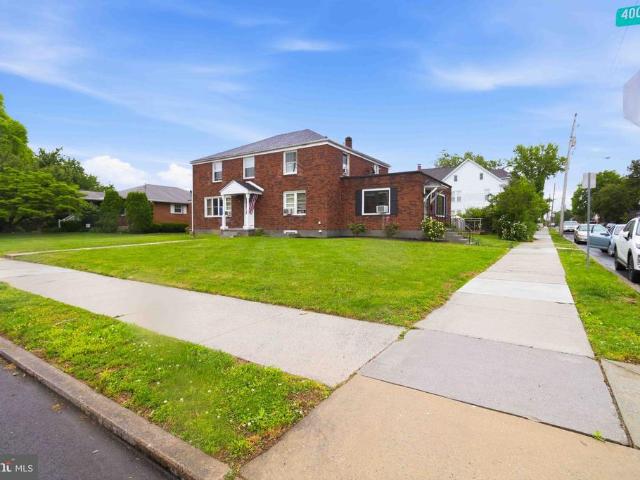 400 E Maple Street