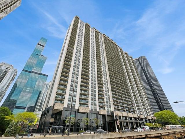 400 E Randolph St Apt 1710, Chicago, IL 60601