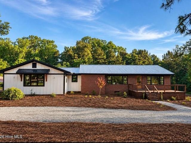 400 Eagle Springs Rd, Eagle Springs, NC 27242