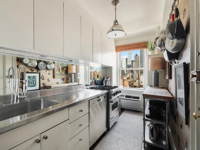 400 East 59th Street, Unit 13B | Compass