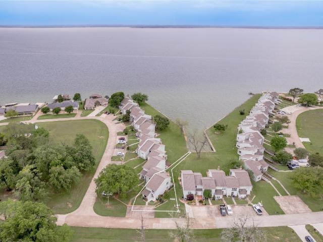 400 Echo Lane 27