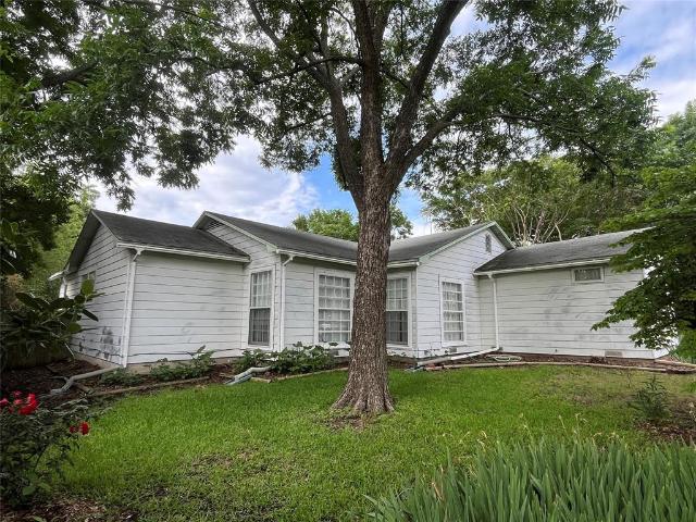 400 Edgefield Drive