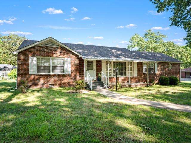 400 Edgewood Dr, Tullahoma, TN 37388 | MLS #3185 | Compass