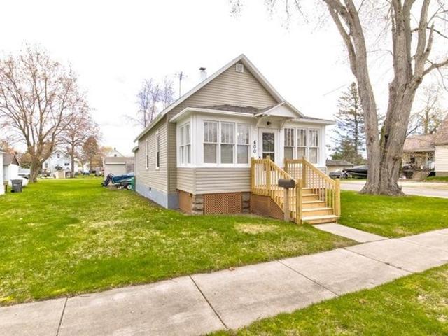 400 Elizabeth Ave, Marinette, WI 54143
