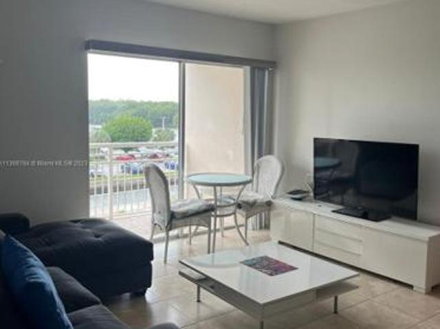 400 Kings Point Dr #307, Sunny Isles Beach, FL 33160
