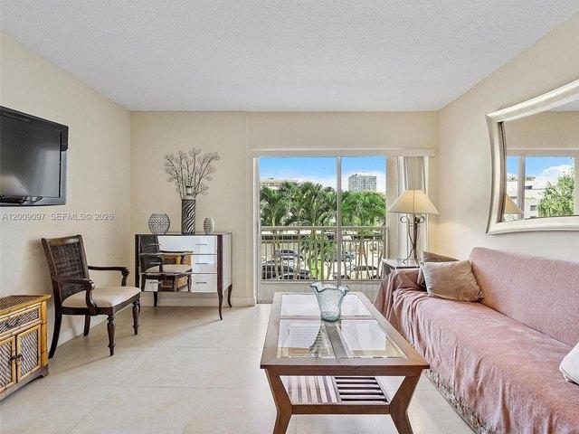 400 Kings Point Dr Apt 229, Sunny Isles Beach, FL 33160