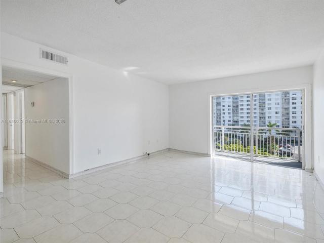 400 Kings Point Dr, Unit 523, Sunny Isles Beach, FL 33160 | MLS #A11840